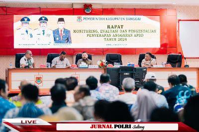 Bupati Amirudin Pimpin Rapat Monitoring APBD 2024: Tingkatkan Transparansi dan Efisiensi ...