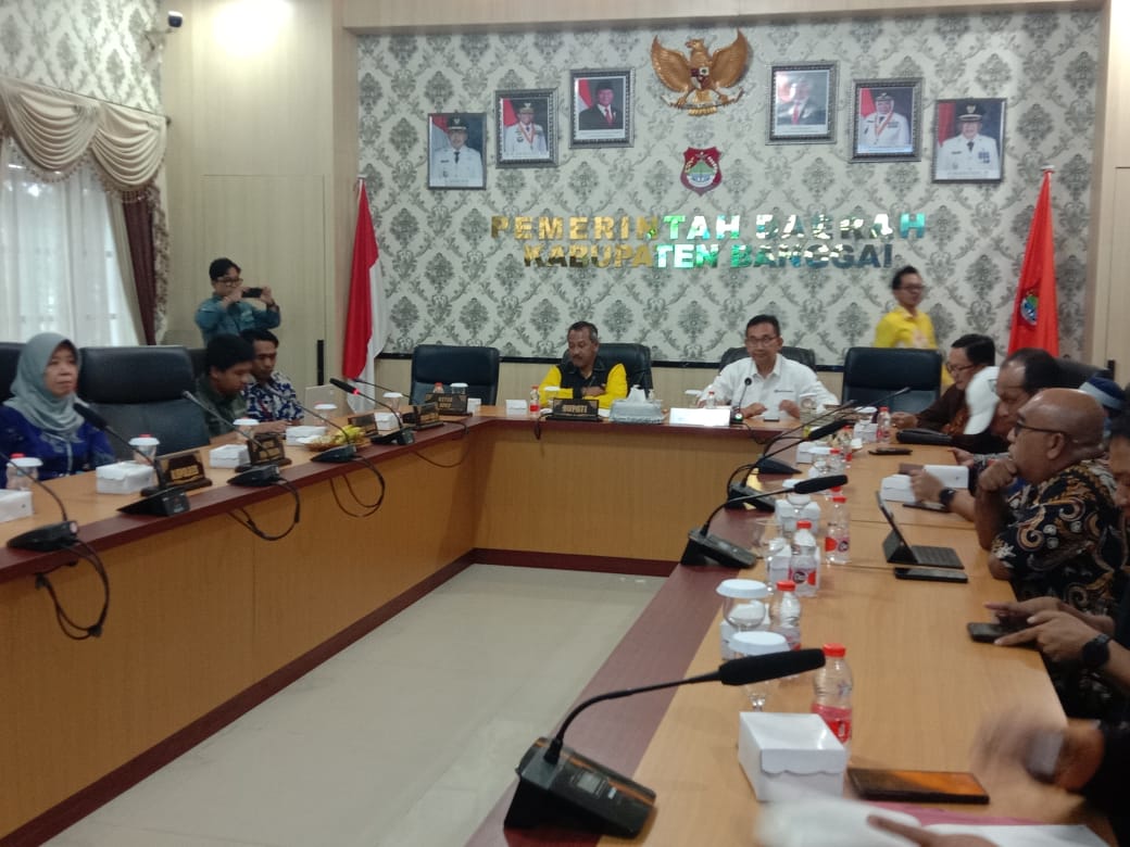 Bupati Banggai Diwakili Plt. Asisten II, Hadiri Rakor TPID dan TP2DD ...